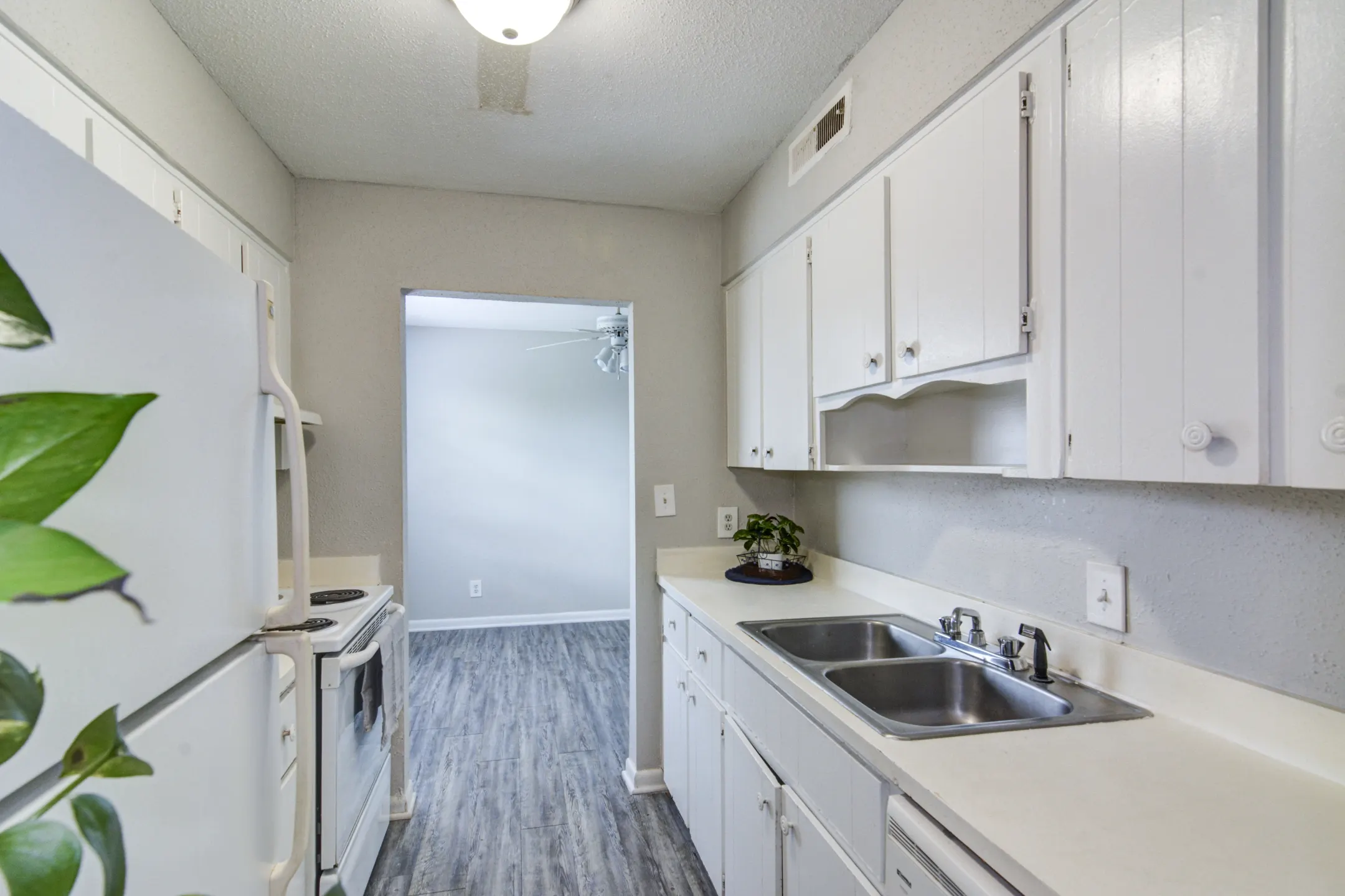 The Onyx at 3211 Apartments