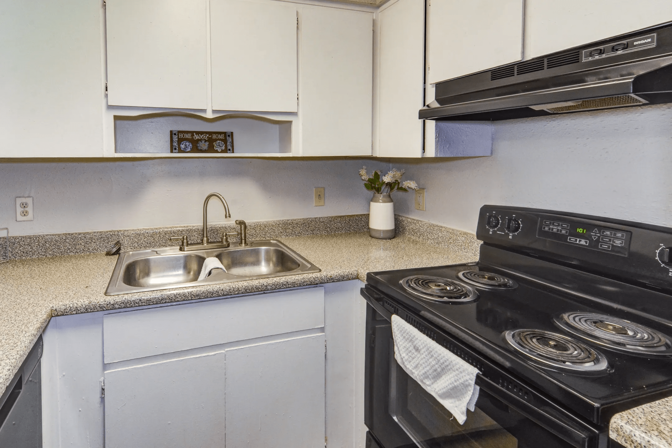 The Onyx at 3211 Apartments