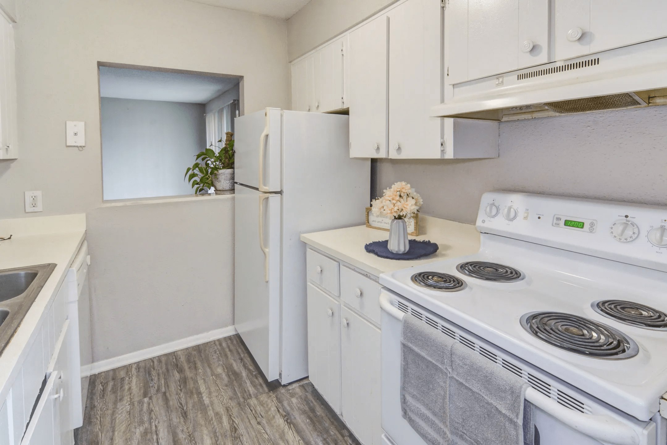 The Onyx at 3211 Apartments